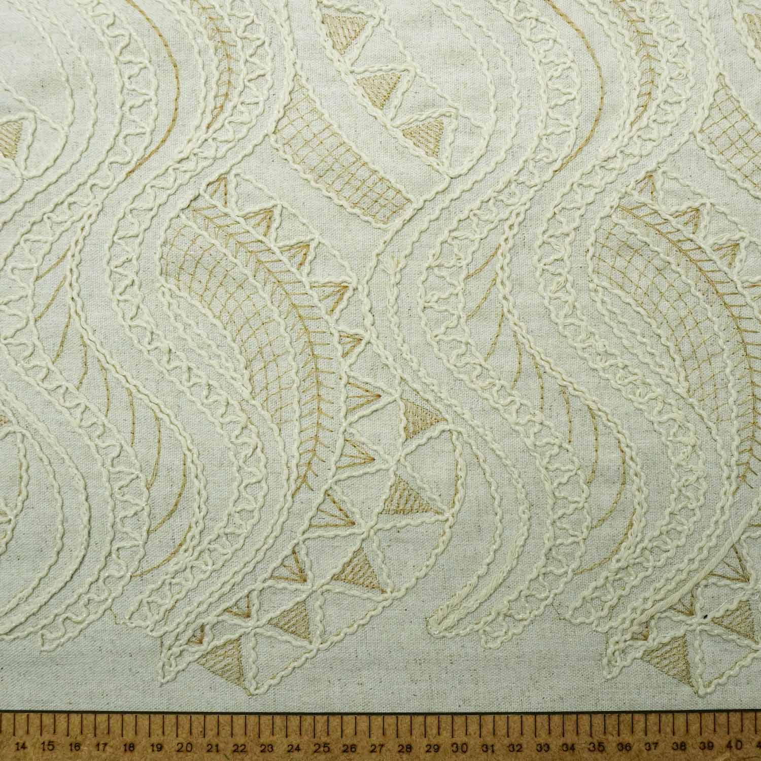 Tecido linho misto bordado cordonê cru